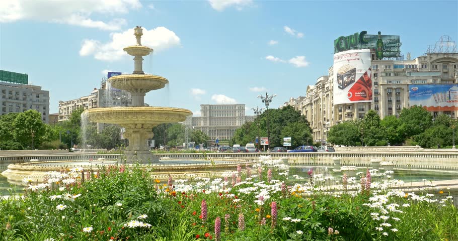 BUCHAREST, ROMANIA - JUNE 15, 2016: Union Square Fountain And House Of ...