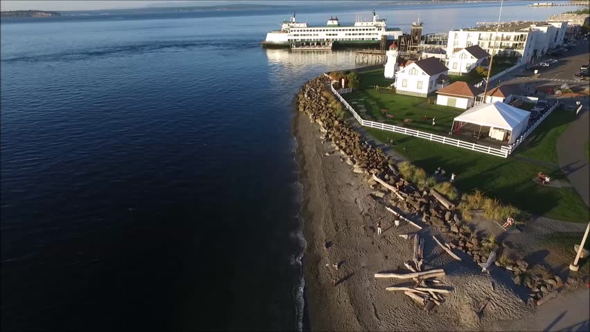 Aerial View Of Elliot Point, Lighthouse Park And Mukilteo Beach Stock ...