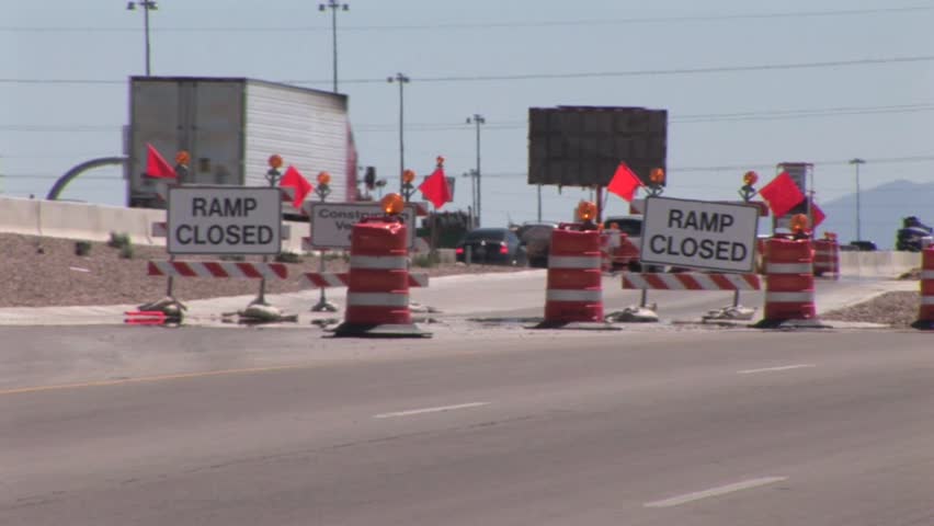 Ramp Closed Road Sign Block วิดีโอสต็อก (ปลอดค่าลิขสิทธิ์ 100%) 2578544 ...