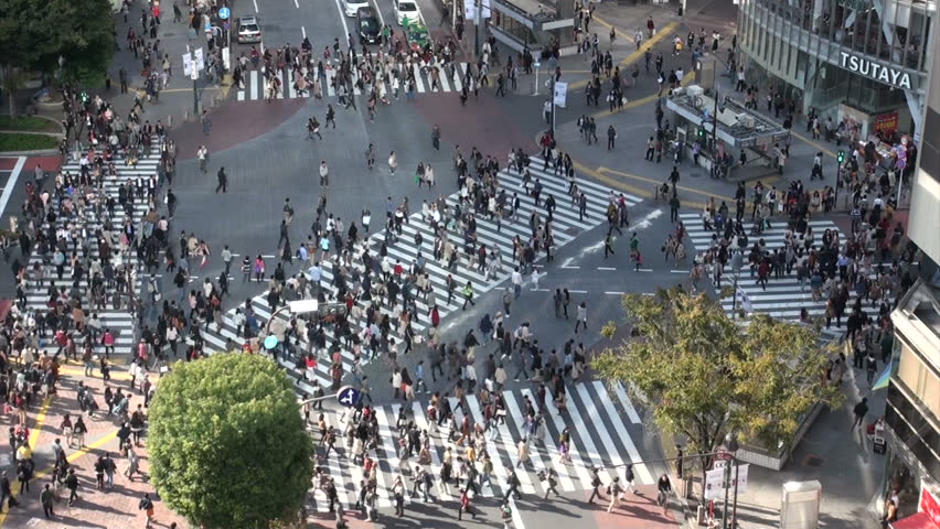 TOKYO, JAPAN - 14 OCTOBER 2012: Large Crowds Of Pedestrians, Commuters ...