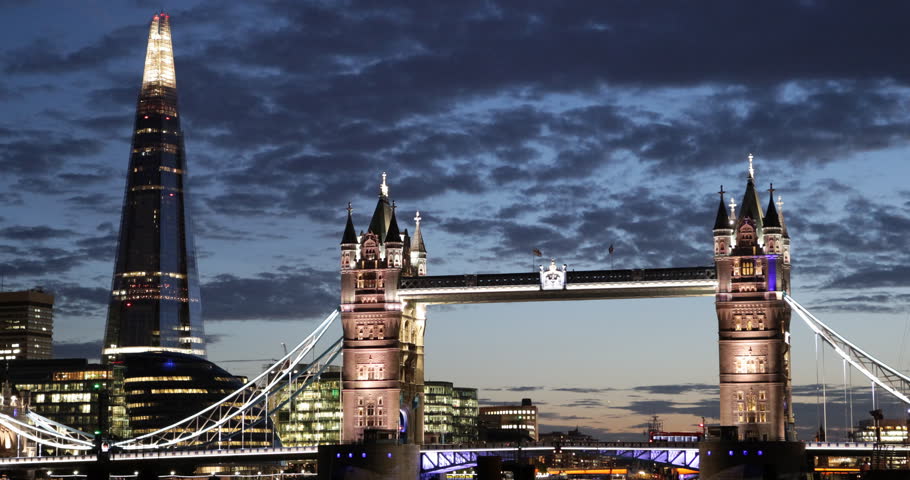 Rush Hour In London, View To The Tower Bridge Night,time Lapse Vídeo ...