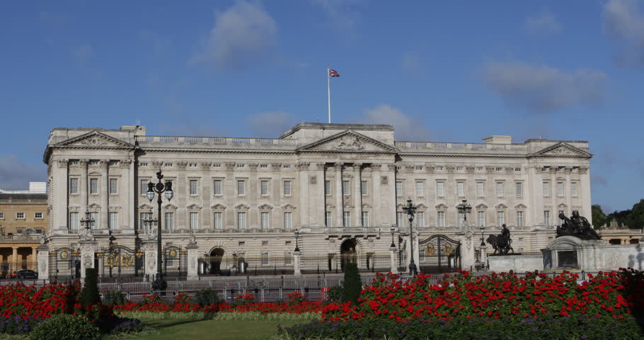 London Landmark Buckingham Palace Victoria Memorial Elizabeth Queen ...